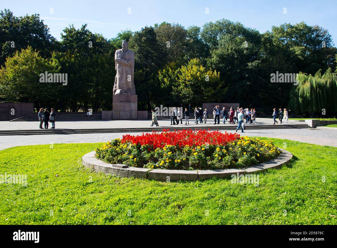 LVIV / UKRAINE - OCTOBER 06, 2018: Monument of Ivan Franko - Ukrainian ...