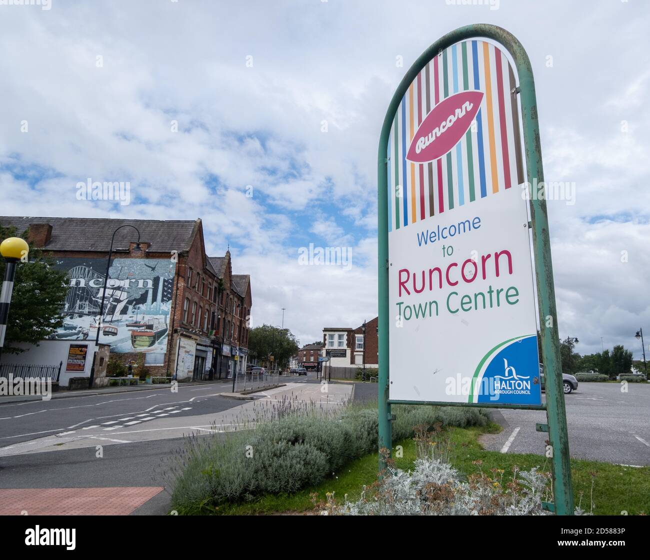 Runcorn town hi-res stock photography and images - Alamy