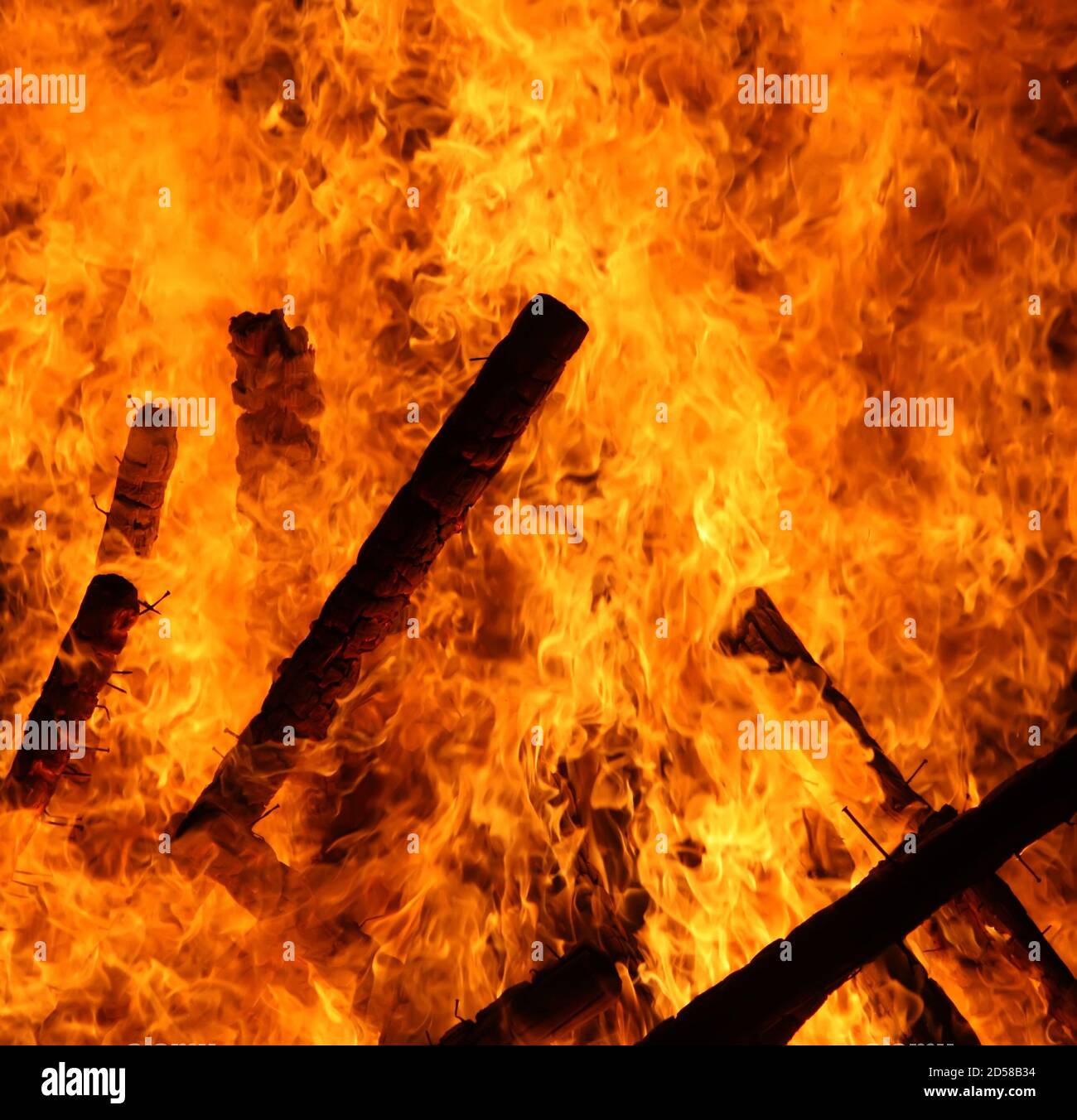 Wooden sticks burn in campfire hi-res stock photography and images - Alamy