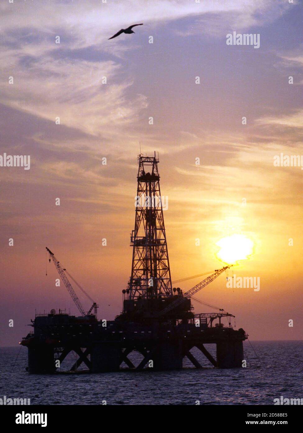 Two drilling rigs hi-res stock photography and images - Alamy