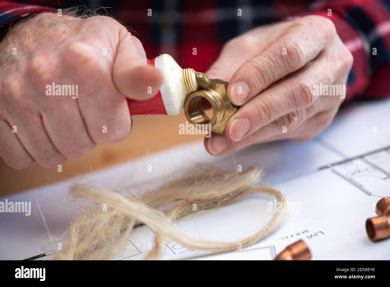 Sealing paste hi-res stock photography and images - Alamy