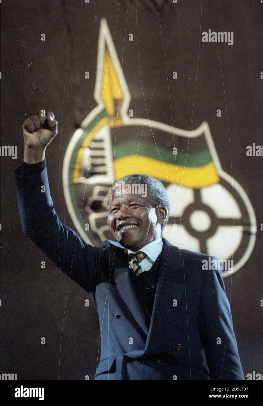 Nelson mandela 1990 concert hi-res stock photography and images - Alamy