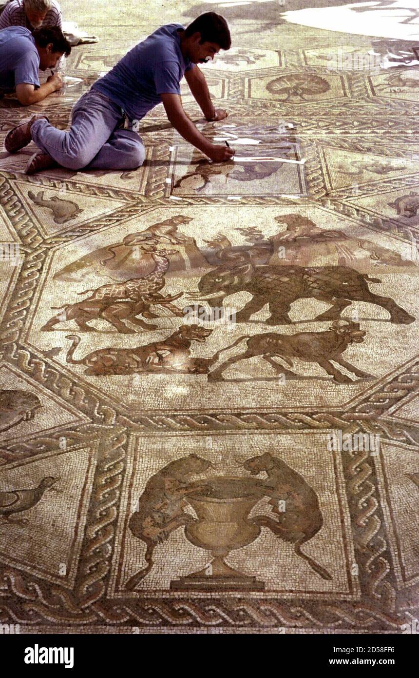 Floor mosaic from a roman villa hi-res stock photography and images - Alamy