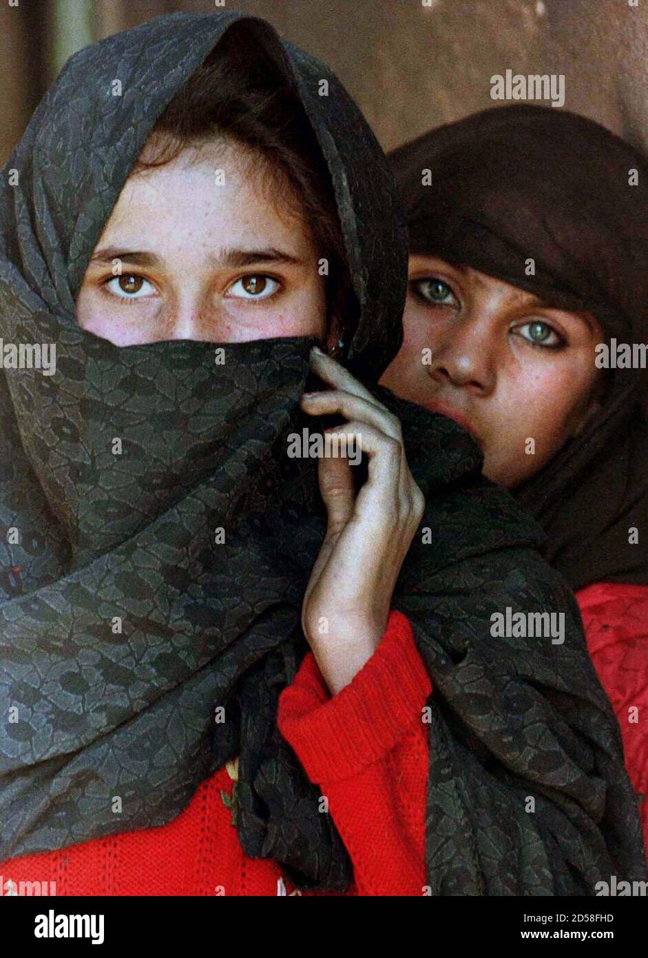 Women wearing burka afghanistan hi-res stock photography and images - Alamy