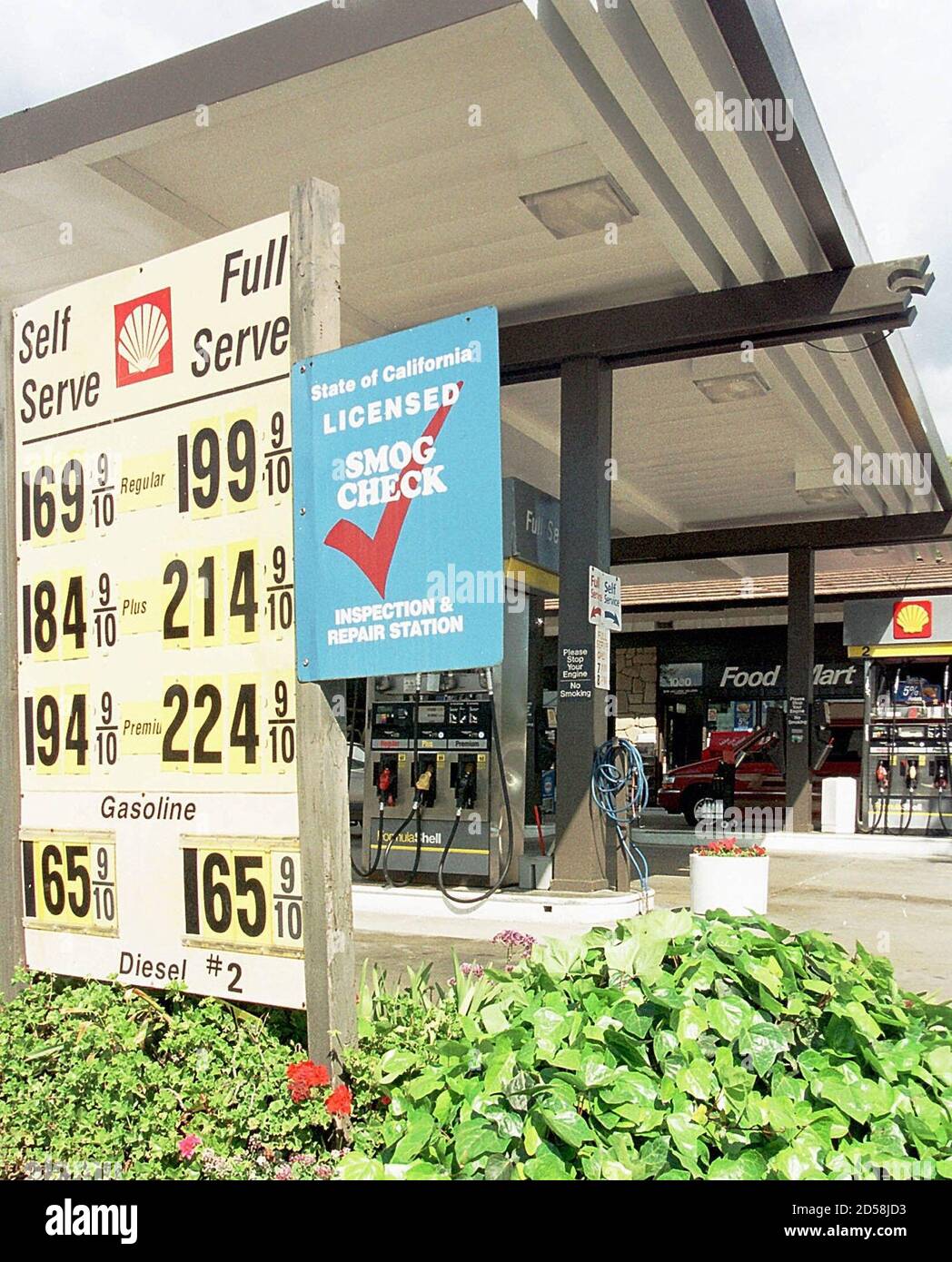 Litre mark hi-res stock photography and images - Alamy