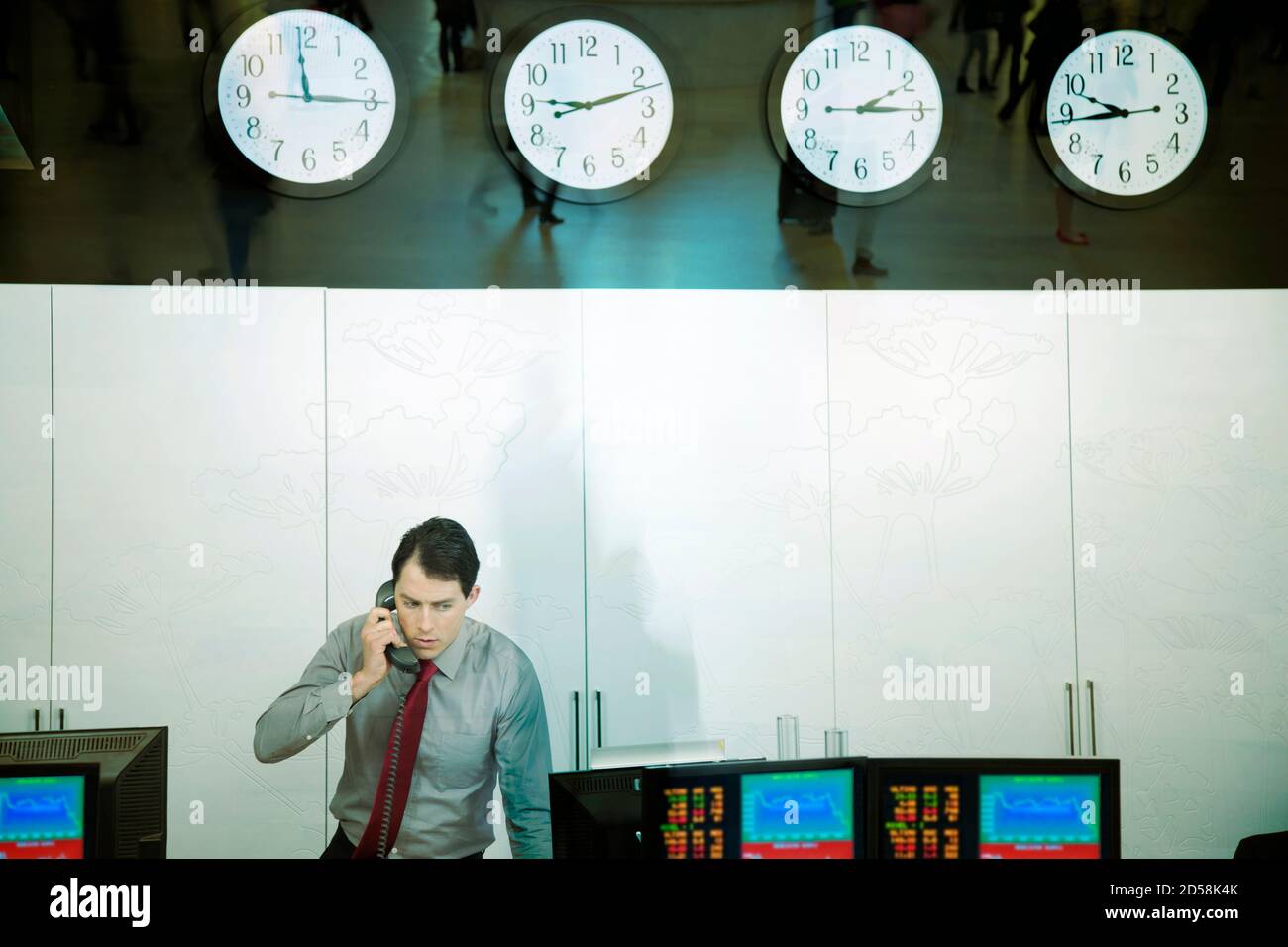 Trading floor hi-res stock photography and images - Alamy