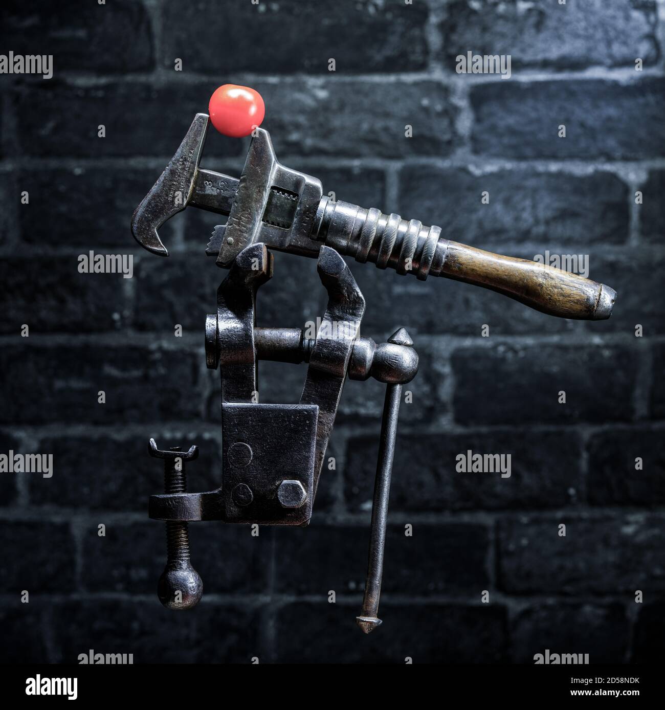 Vice Vise Vintage Antique grey metal vice with ratchet mole grips ...