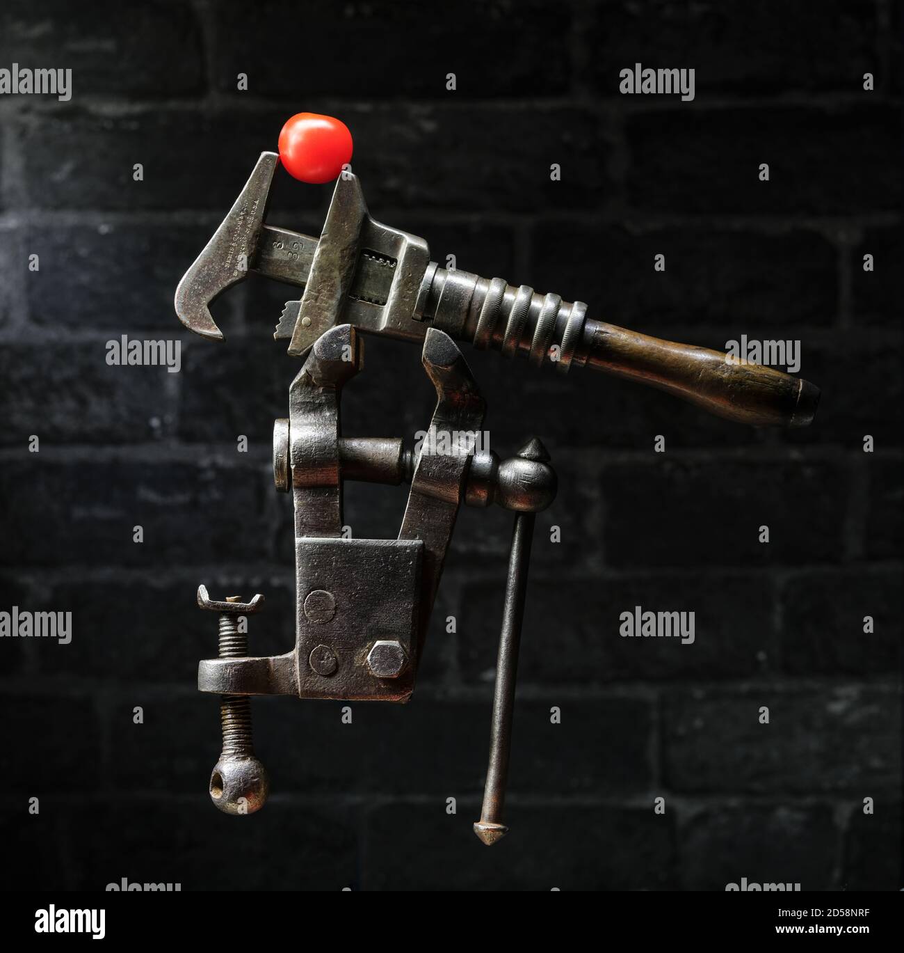 Vice Vise Vintage Antique grey metal vice with ratchet mole grips ...