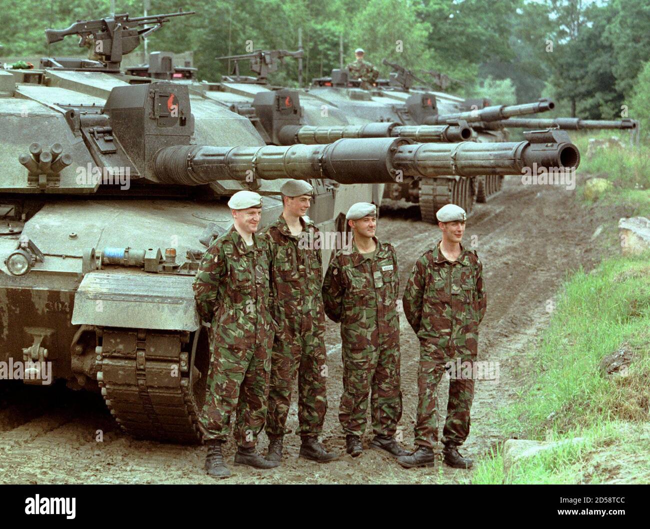 Challenger tank scots hi-res stock photography and images - Alamy