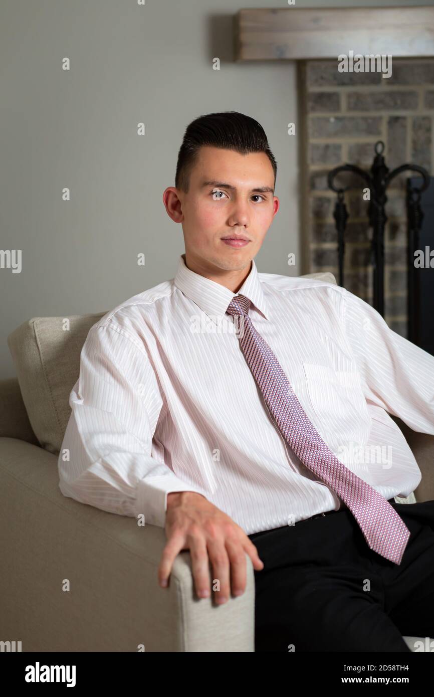 Young businessman wearing shirt and tie hi-res stock photography and ...