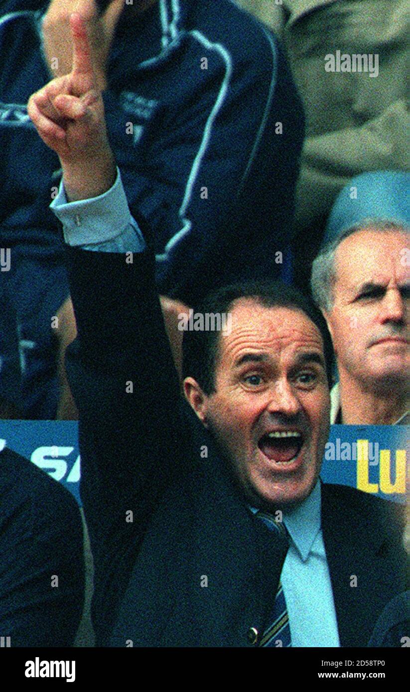 Leeds manager george graham hi-res stock photography and images - Alamy