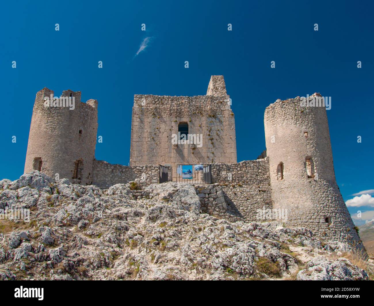 The imposing walls of Rocca Calascio castle Stock Photo - Alamy