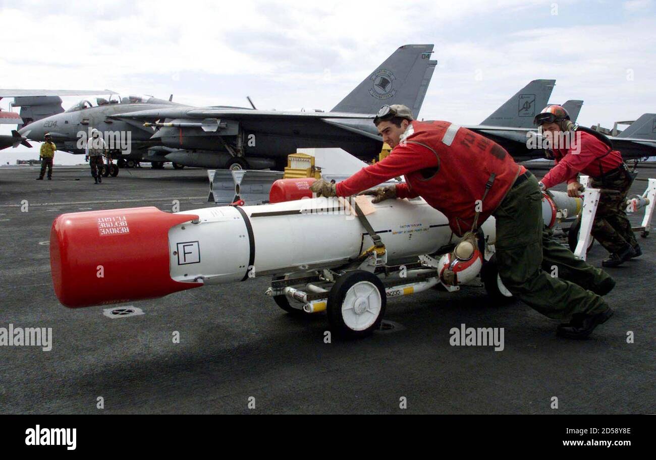 Planes wheel hi-res stock photography and images - Alamy