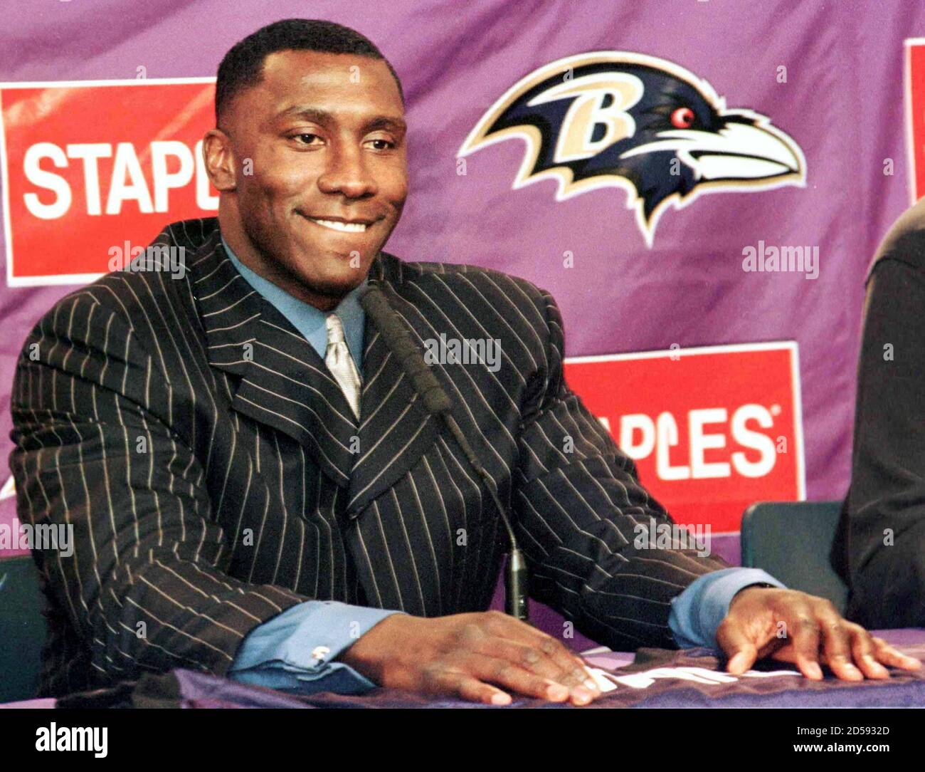 Shannon sharpe broncos hi-res stock photography and images - Alamy