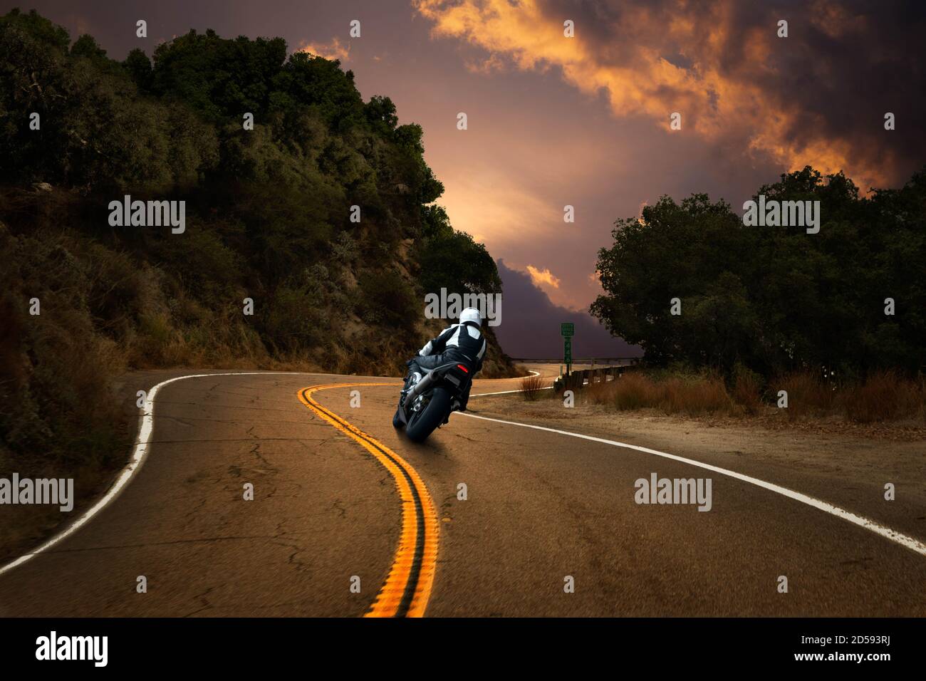 Rear view riding motorcycle hi-res stock photography and images - Alamy