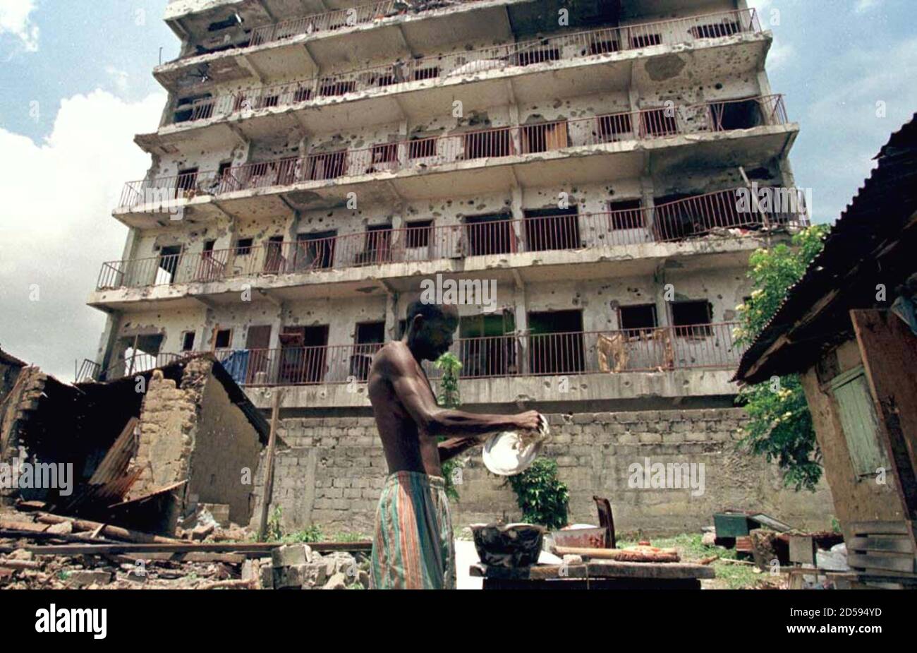 Shell damaged hi-res stock photography and images - Alamy