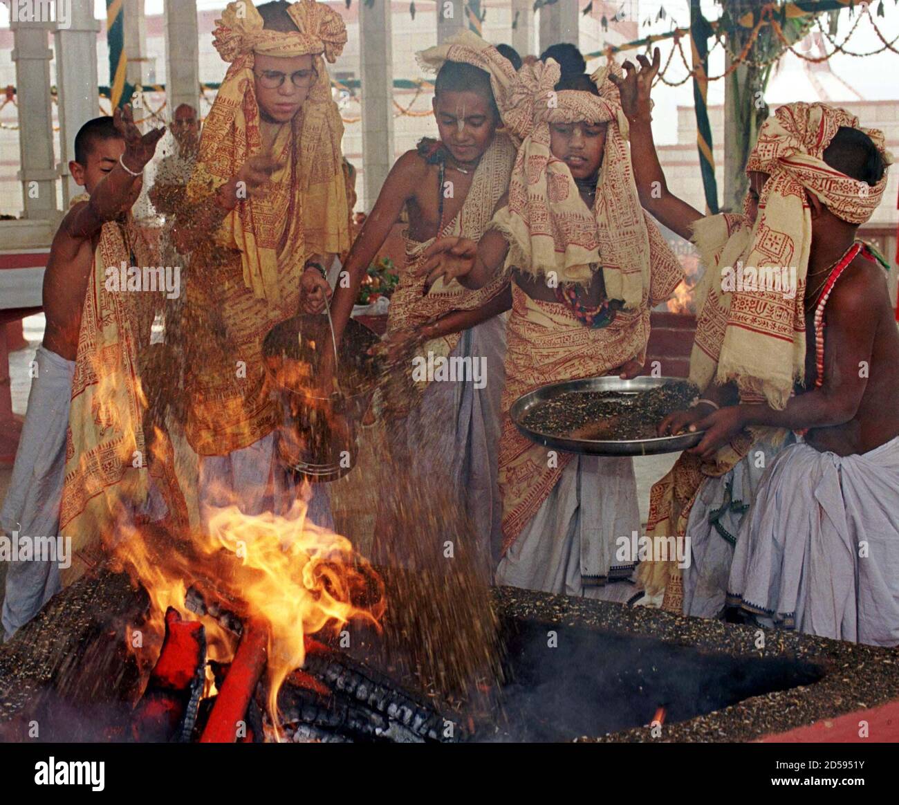 Hindu sacrificial fire hi-res stock photography and images - Alamy