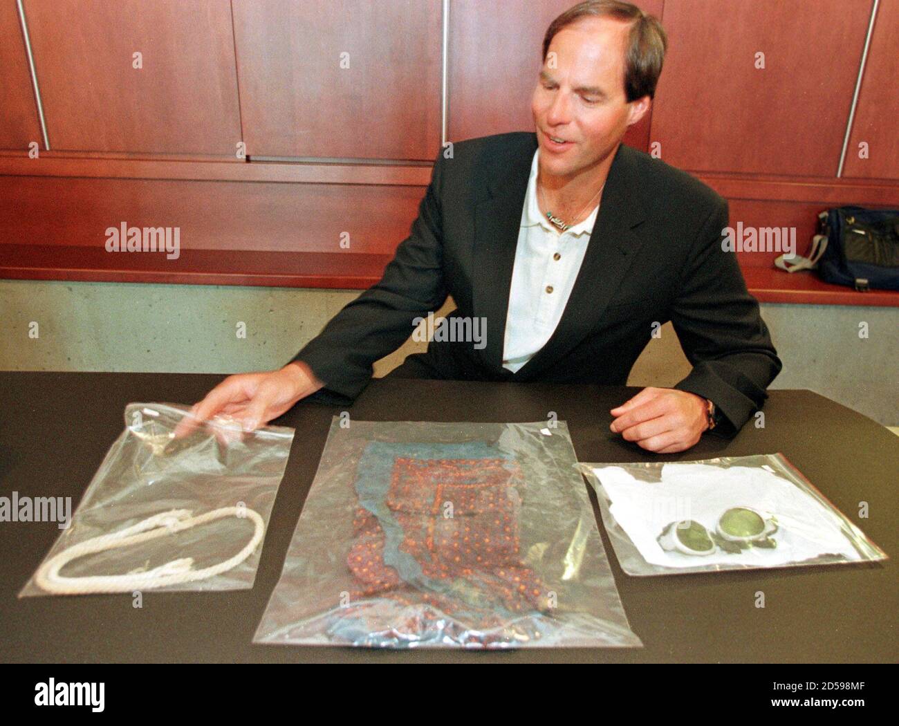 George mallory everest 1924 hi-res stock photography and images - Alamy