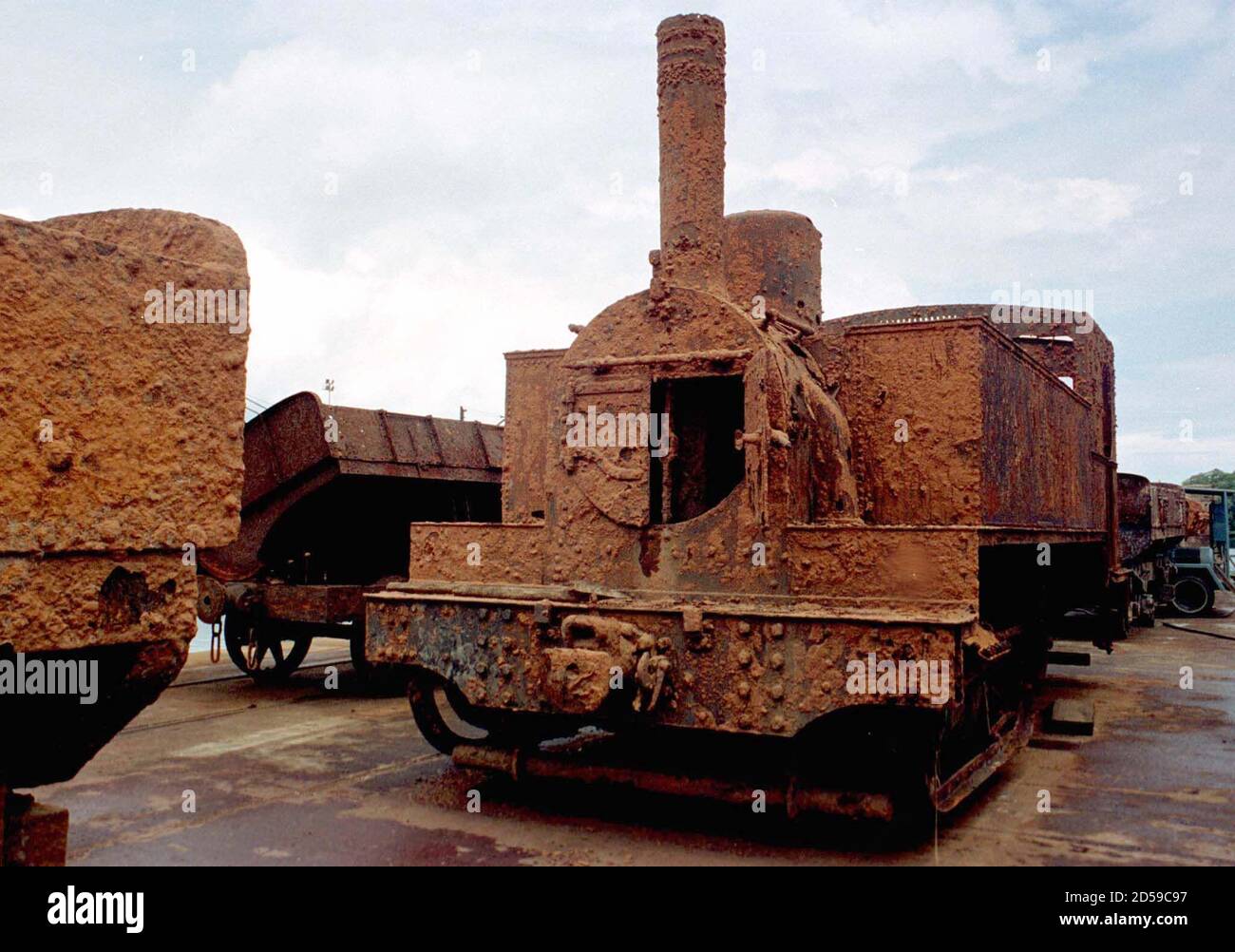 Steam crane canal hi-res stock photography and images - Alamy