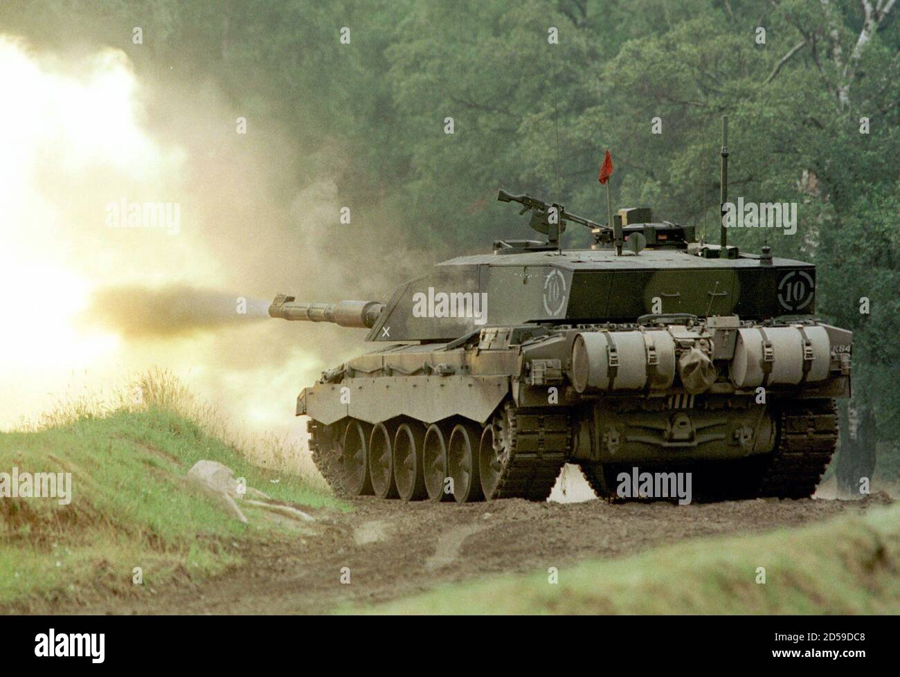 Challenger tank scots hi-res stock photography and images - Alamy