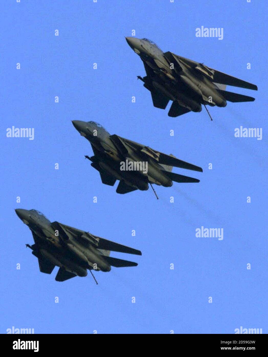 Five planes hi-res stock photography and images - Alamy