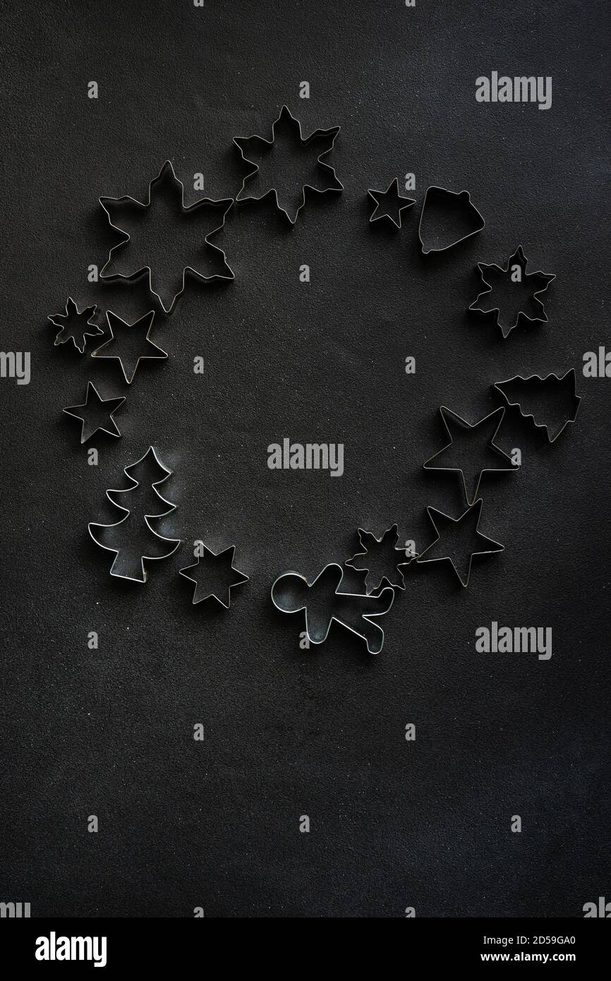 Christmas metal cookie cutters arranged in a circle Stock Photo - Alamy