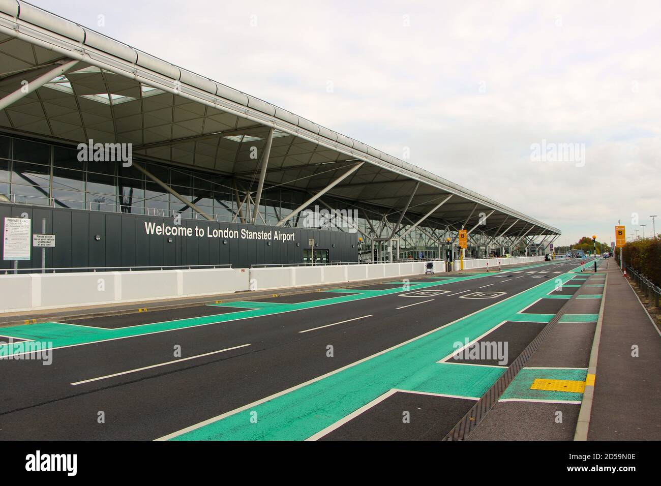 Stansted airport drop off hi-res stock photography and images - Alamy