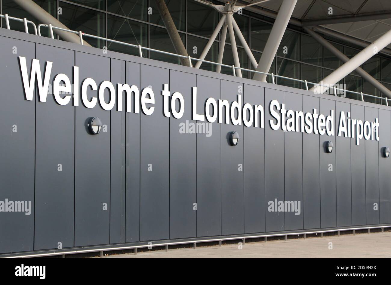 Stansted airport drop off hi-res stock photography and images - Alamy