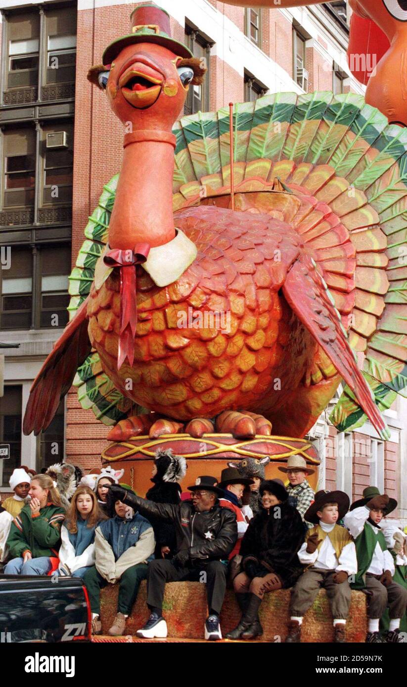 Turkey float macy's parade hi-res stock photography and images - Alamy
