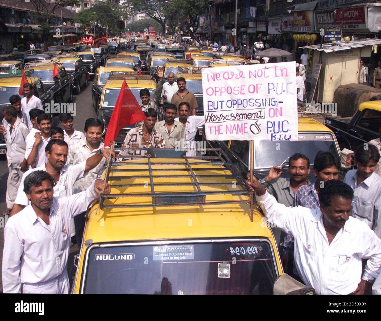 Air pollution protest india hi-res stock photography and images - Alamy