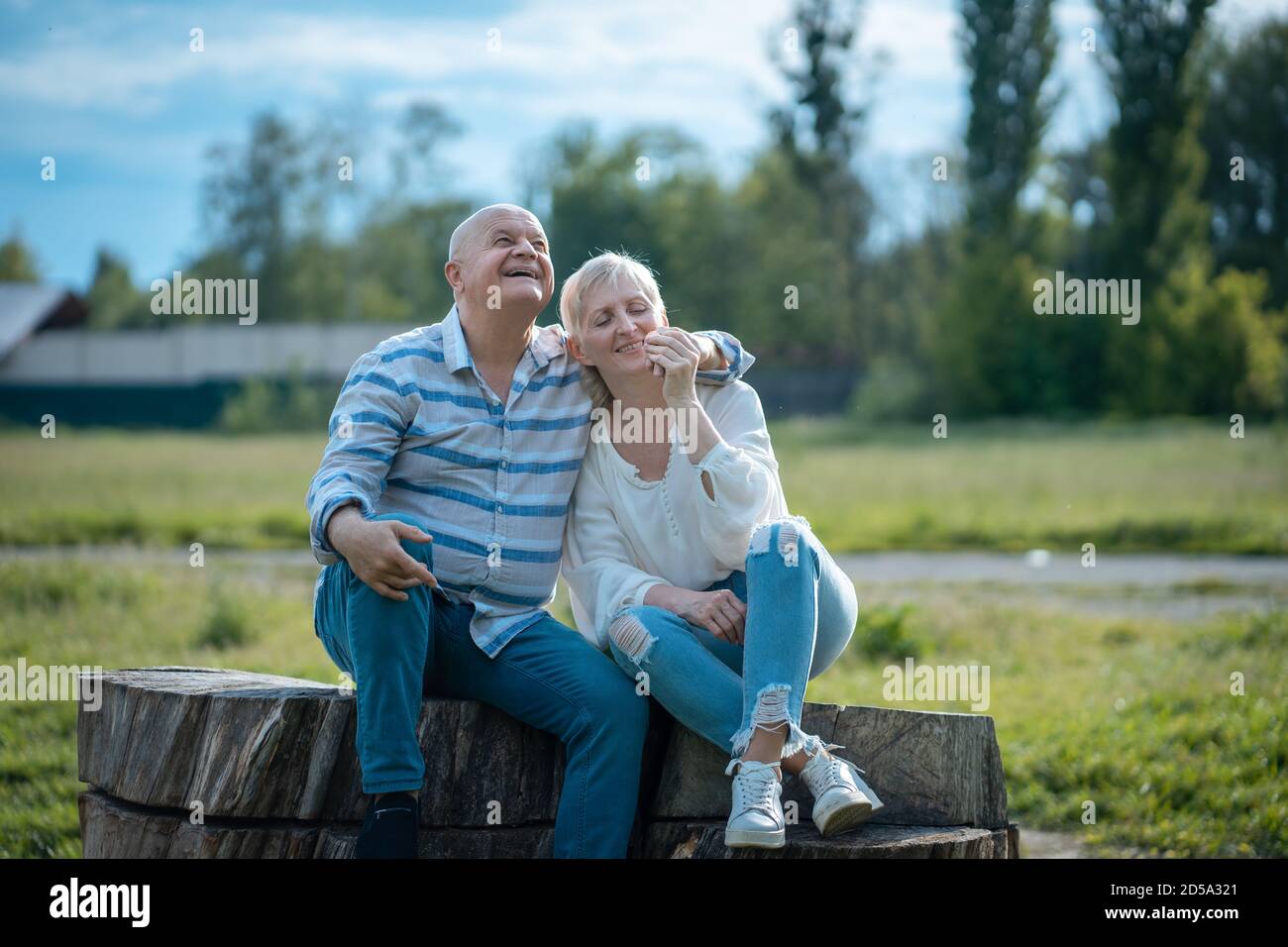 Loving couple hugging talking hi-res stock photography and images - Alamy
