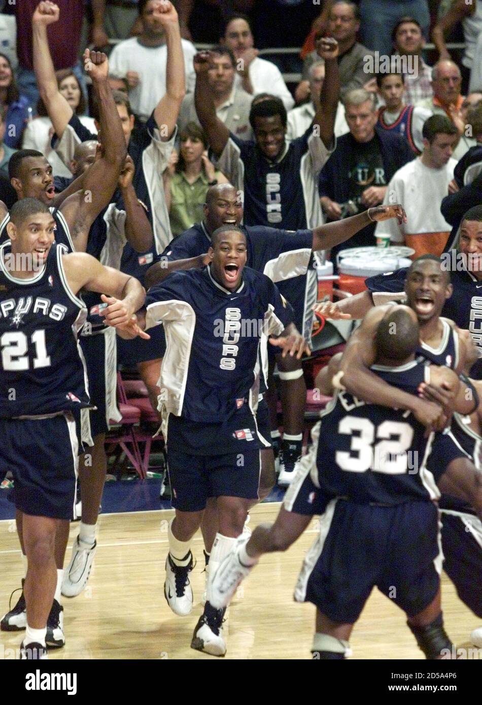 Tim duncan 1999 finals hi-res stock photography and images - Alamy