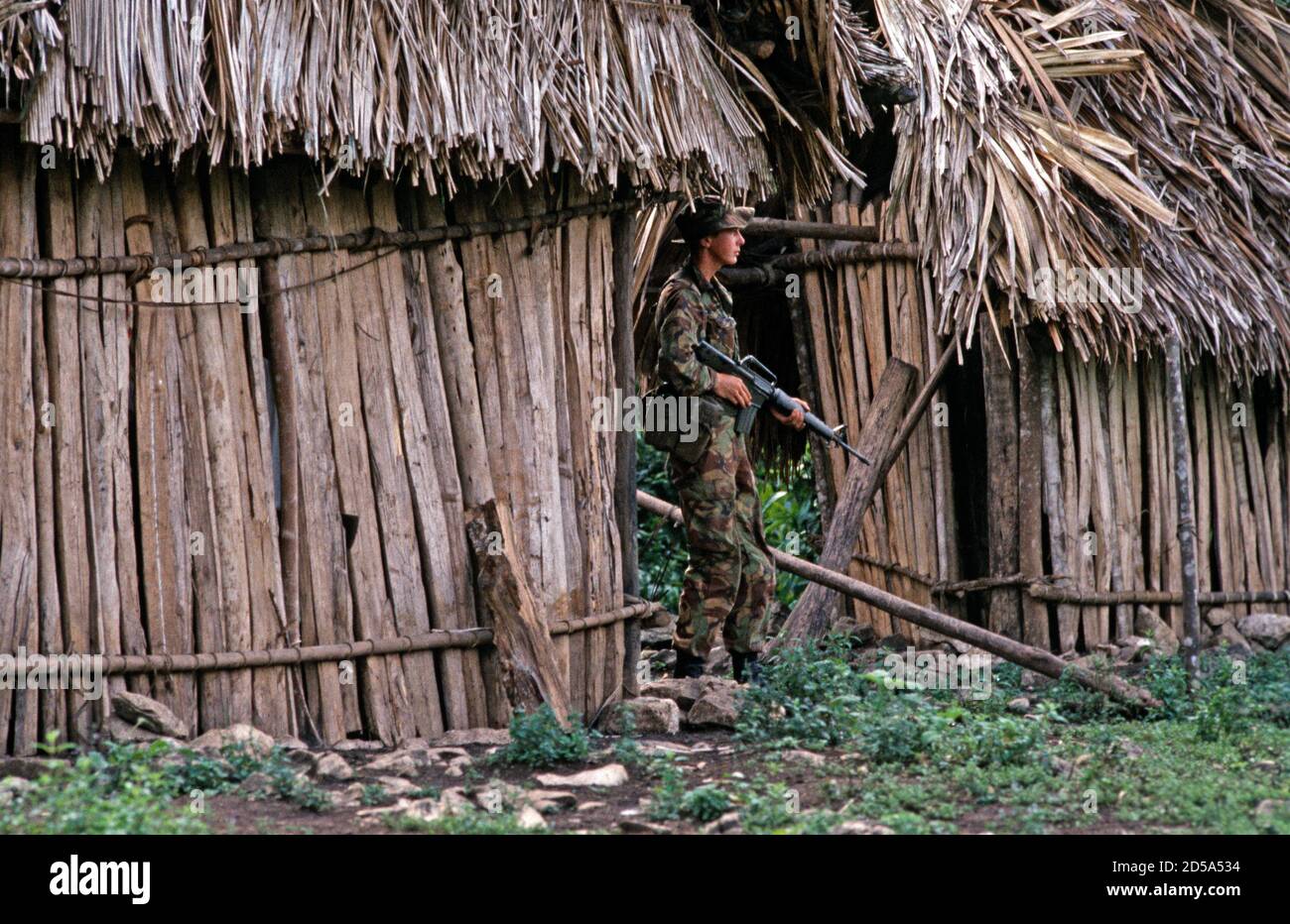 British Army soldier on Jungle exercises in Belize, Central America ...