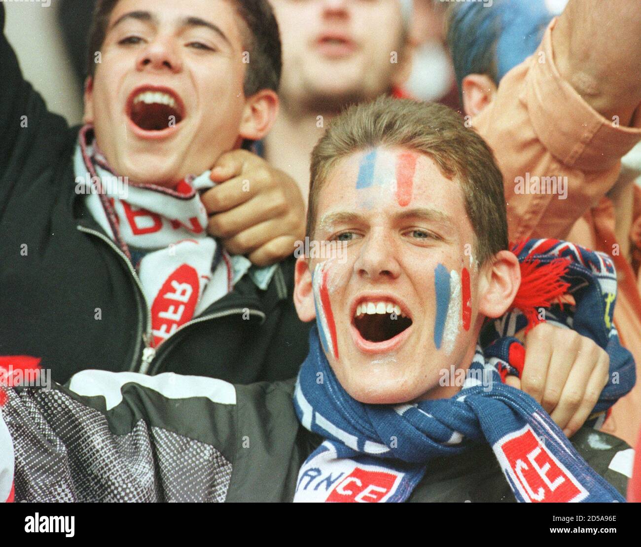 France celebrate with the five nations trophy hi-res stock photography ...