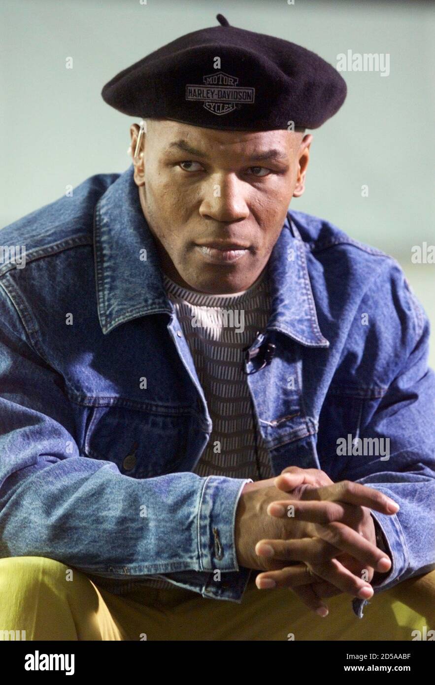 Mike tyson boxing in ring hi-res stock photography and images - Alamy