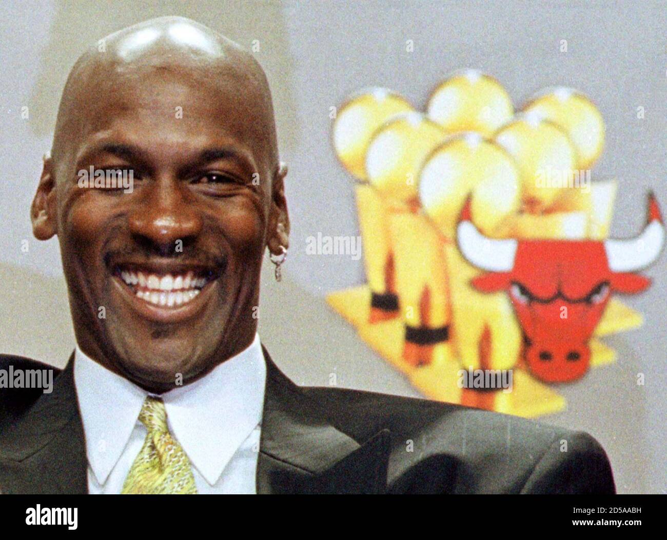 Michael jordan nba championships hi-res stock photography and images ...