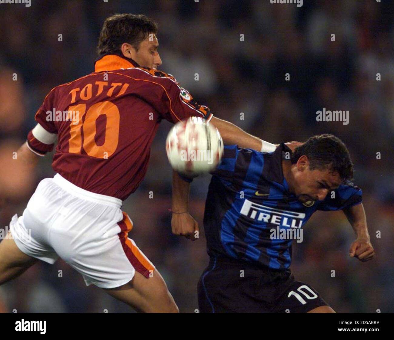 Roberto baggio inter hi-res stock photography and images - Alamy