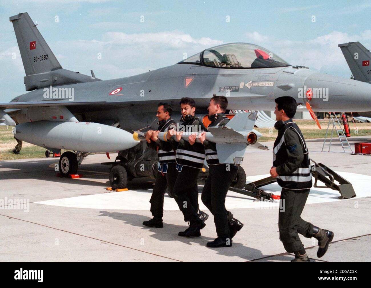 Missile loading hi-res stock photography and images - Alamy