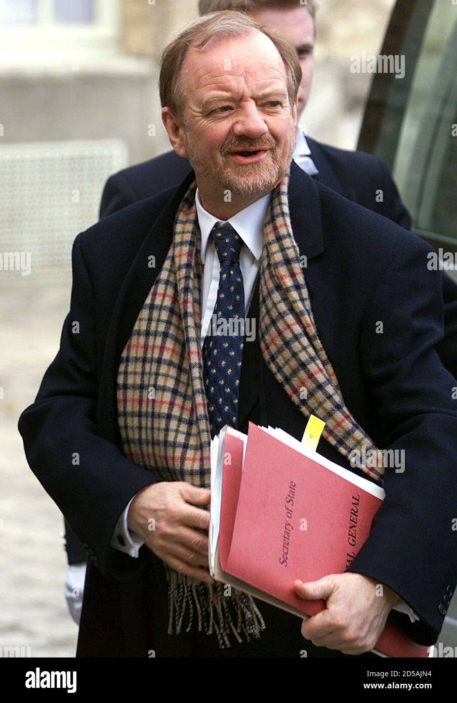 Foreign secretary robin cook arrives High Resolution Stock Photography ...