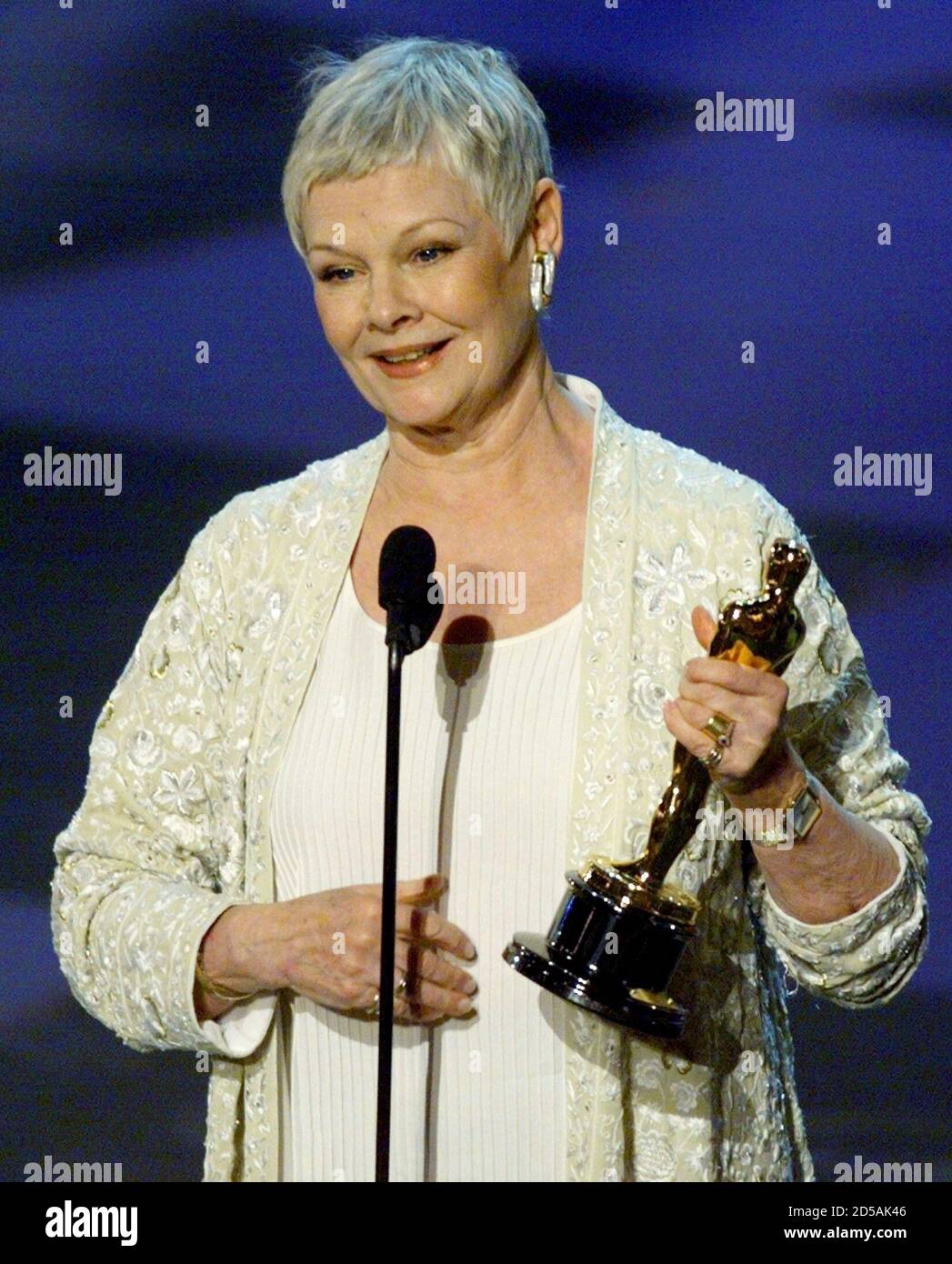 Judi dench shakespeare in love hi-res stock photography and images - Alamy