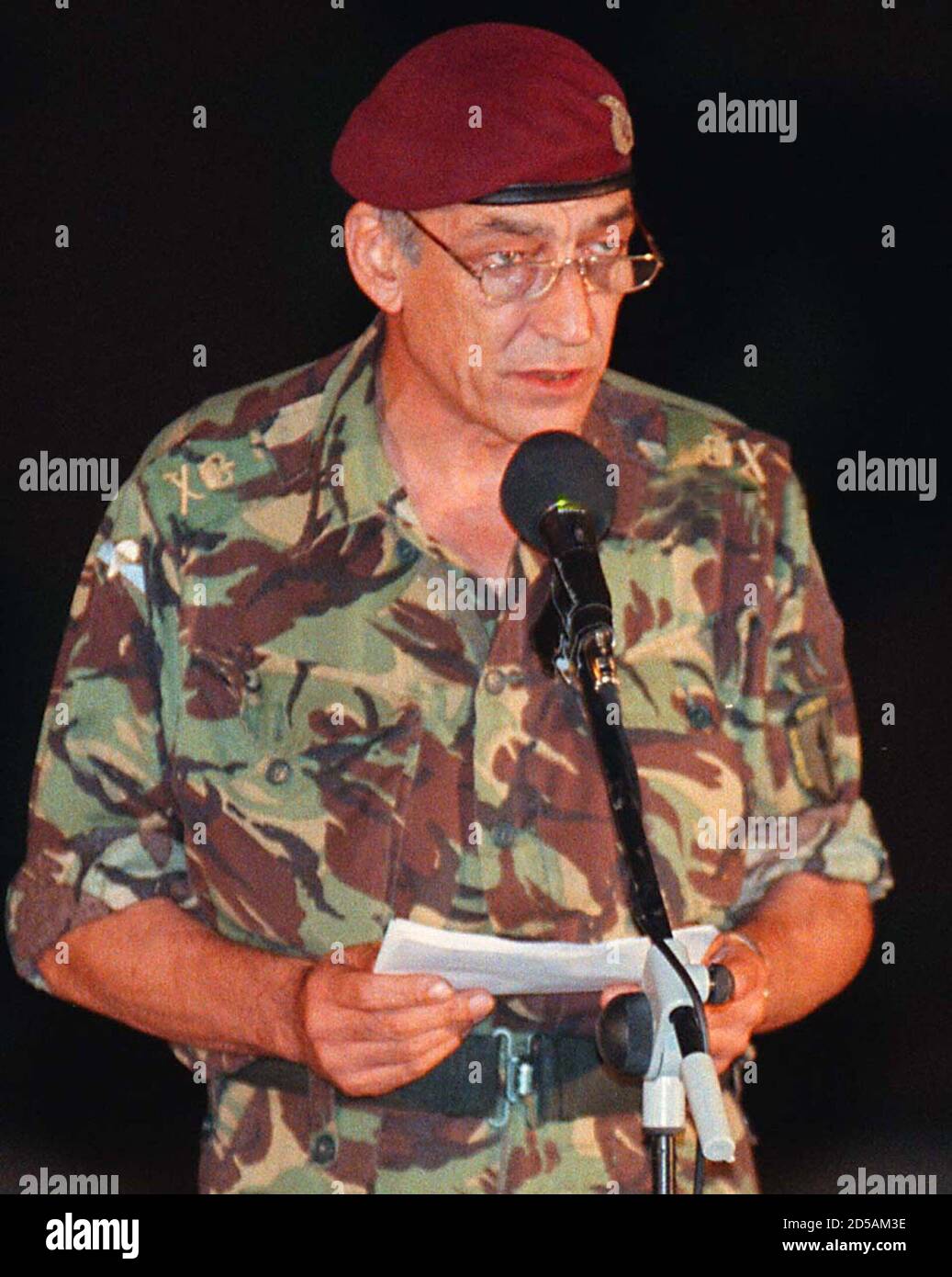 Lieutenant general sir mike jackson hi-res stock photography and images ...