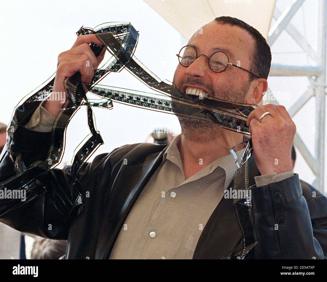 Jean reno godzilla hi-res stock photography and images - Alamy