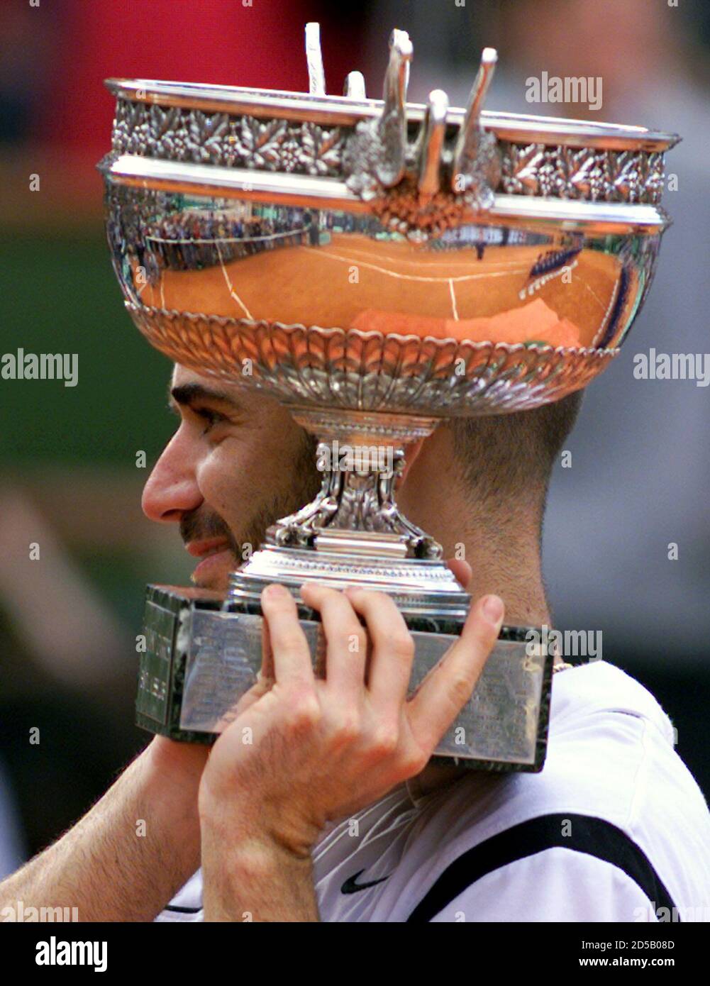 Andre agassi winning french open hi-res stock photography and images ...