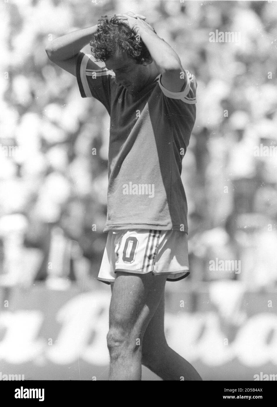 Michel platini 1986 hi-res stock photography and images - Alamy