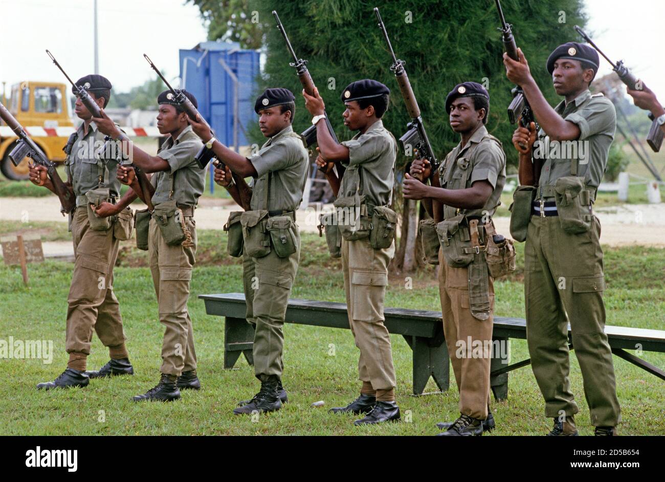 British Army Training High Resolution Stock Photography and Images - Alamy