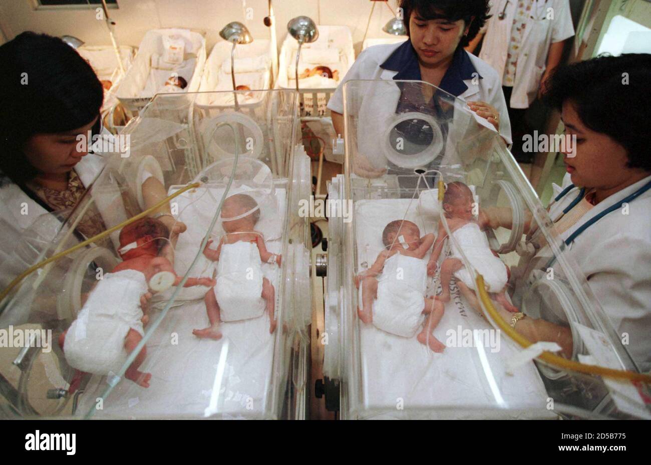 Filipino born hi-res stock photography and images - Alamy