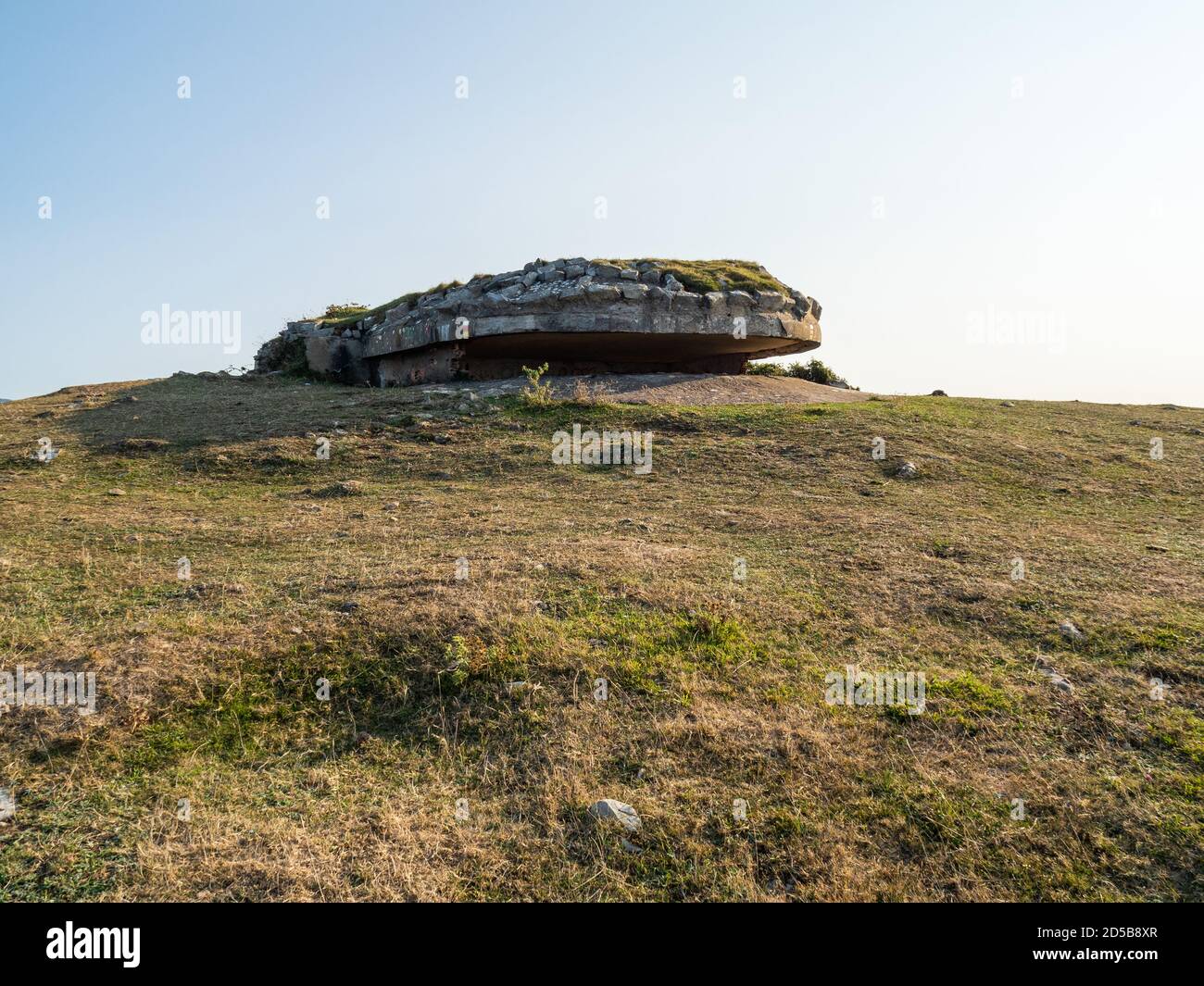 Bunker with machine gun nest in a coastal defense of Bilbao Stock Photo ...