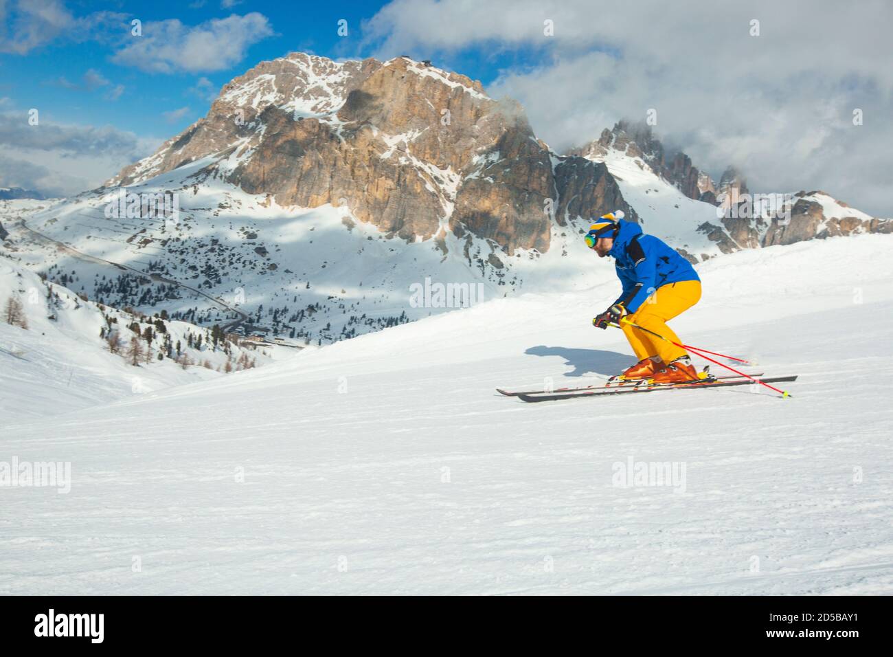 Sella ronda skiing hi-res stock photography and images - Alamy