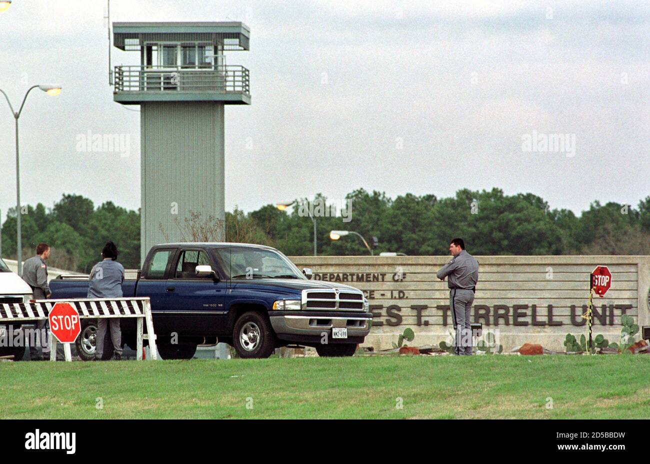 Correctional officers inmates High Resolution Stock Photography and ...