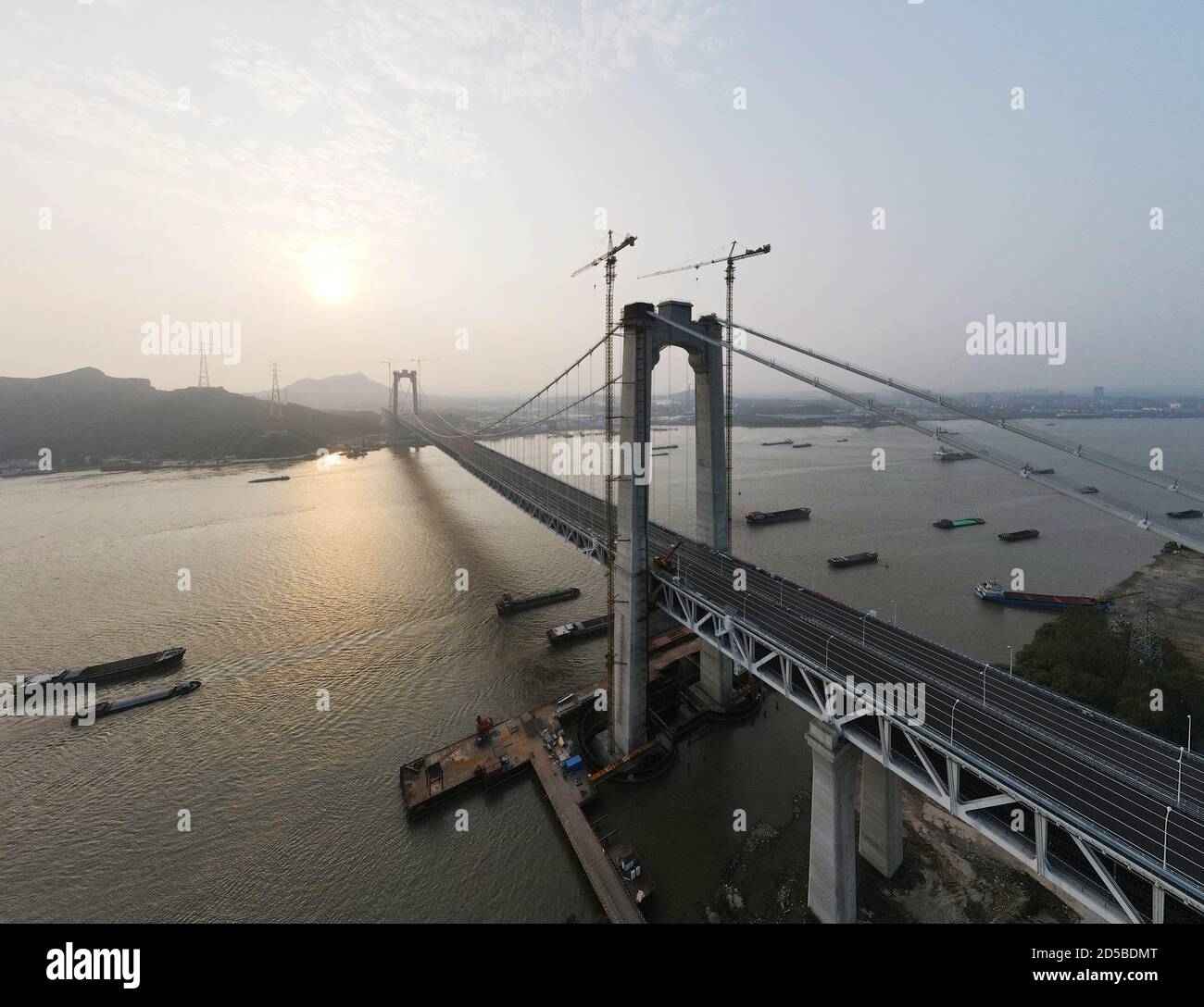 Wufengshan yangtze river bridge hi-res stock photography and images - Alamy
